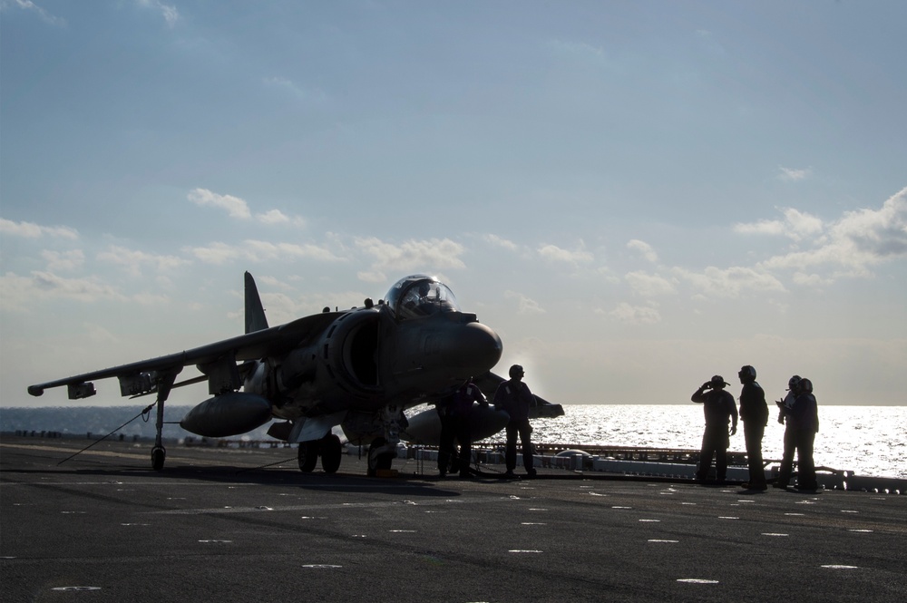 DVIDS - Images - "Tomcats" Harriers land aboard USS Bonhomme Richard ...