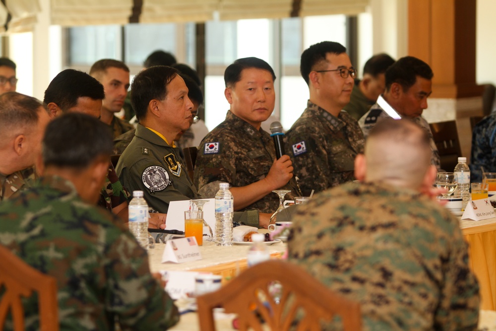 DVIDS - Images - Senior military leaders discuss humanitarian ...