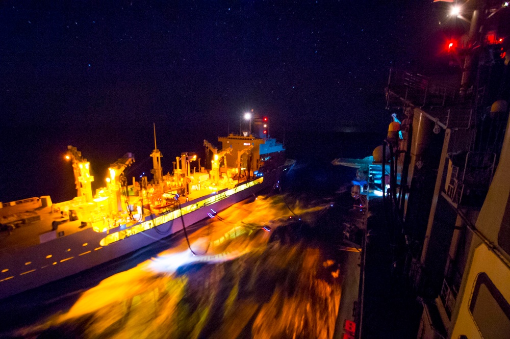DVIDS - Images - USS Bonhomme Richard (LHD 6) Night Replenishment at ...