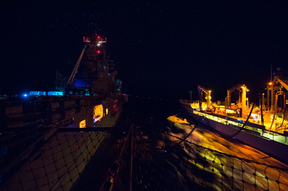 DVIDS - Images - USS Bonhomme Richard (LHD 6) Night Replenishment at ...