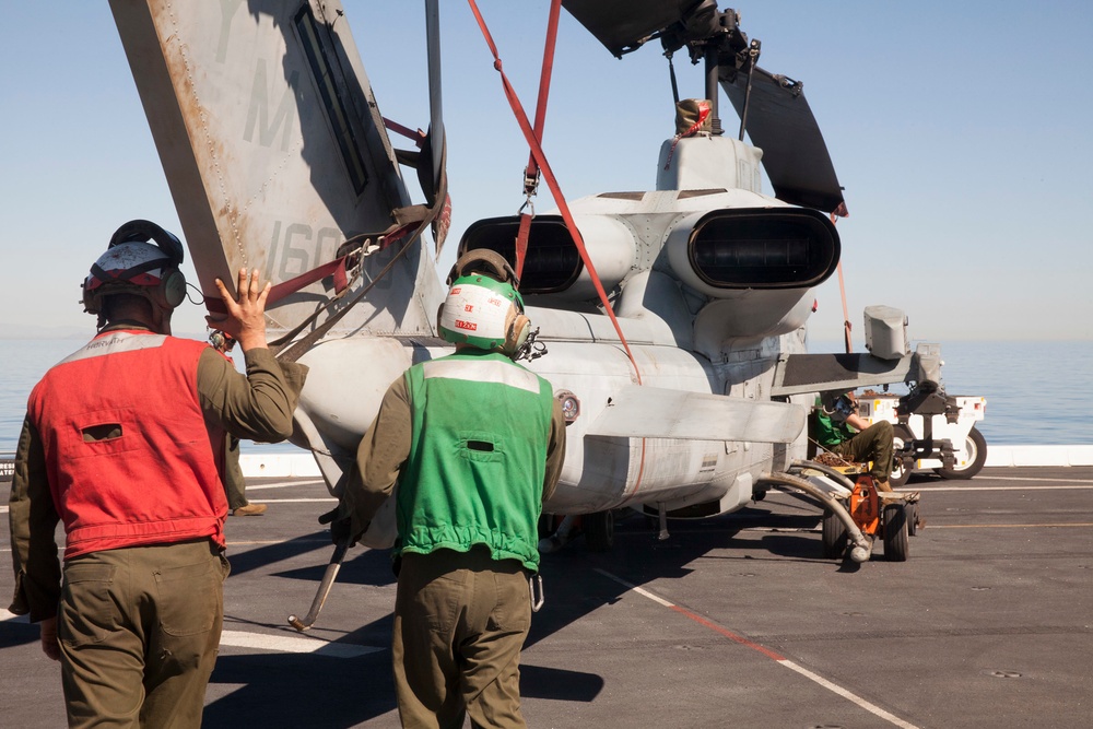 DVIDS - Images - Positioning the Helicopters [Image 2 of 3]
