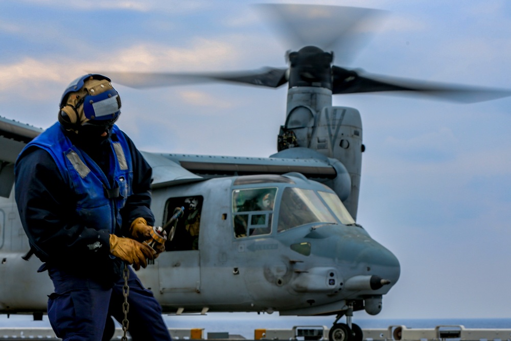 DVIDS - Images - 17.1 Flight ops [Image 2 of 8]