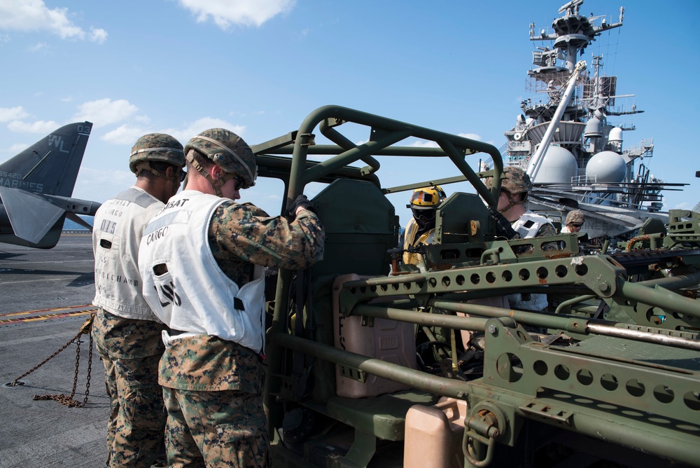DVIDS - Images - USS Bonhomme Richard (LHD 6) Conducts Amphibious ...