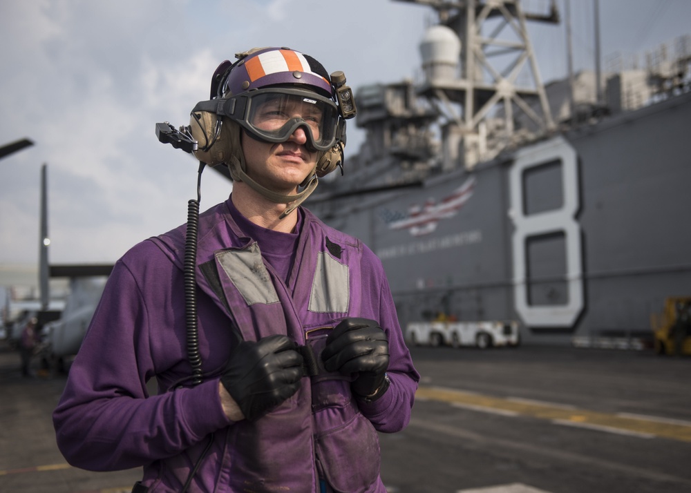 DVIDS - Images - Makin Island (LHD 8) Flight OPS [Image 3 of 4]