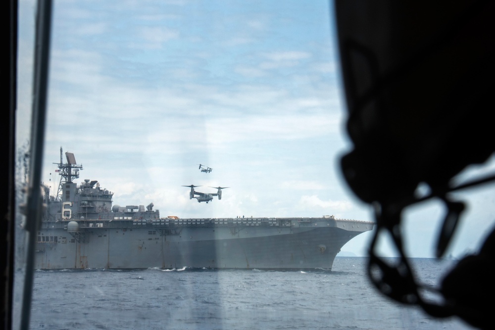 DVIDS - Images - Marine forces LCAC offload from USS Bonhomme Richard ...