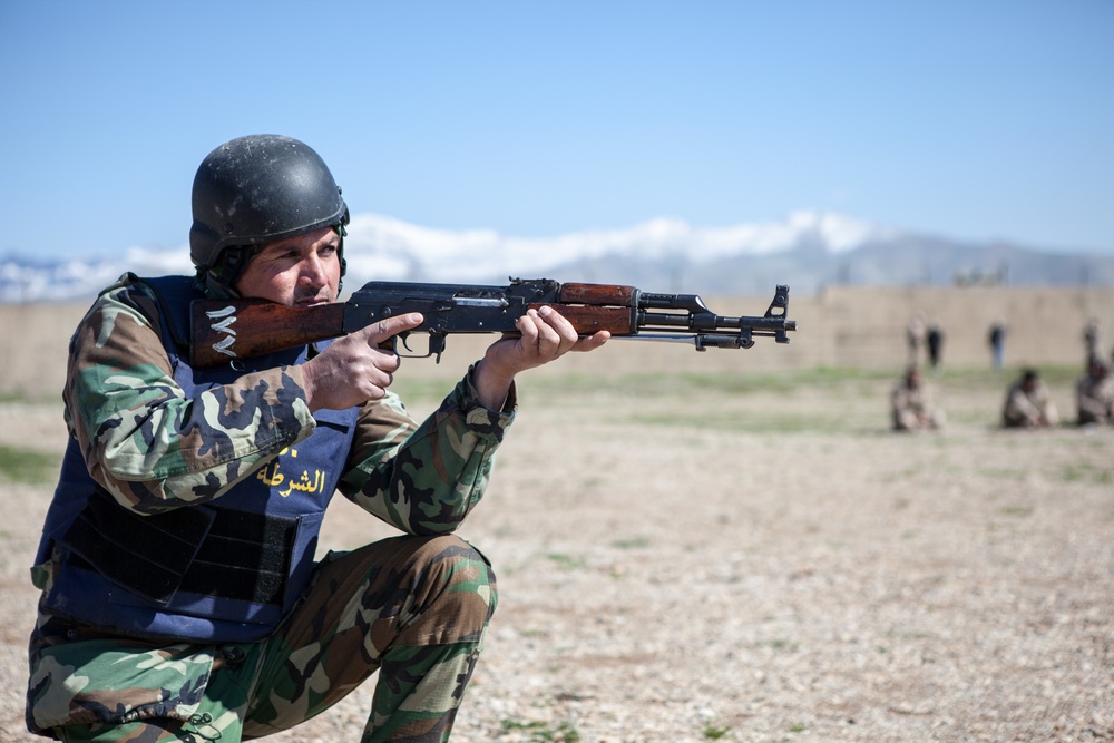 DVIDS - Images - Peshmerga train in basic soldiering skills [Image 1 of 5]