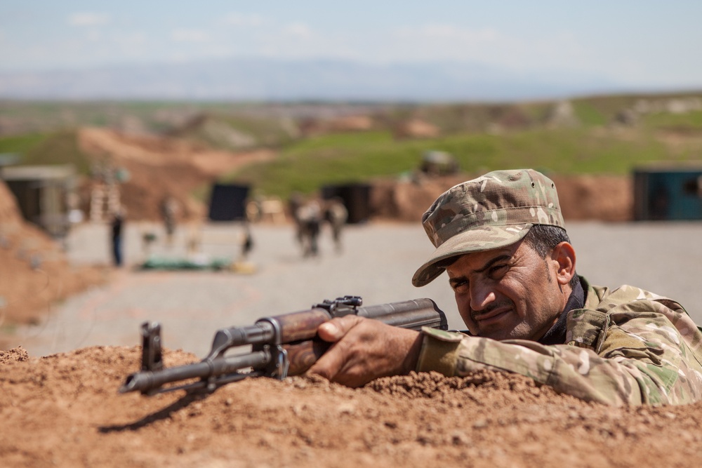 DVIDS - Images - Peshmerga train in basic soldiering skills [Image 3 of 5]