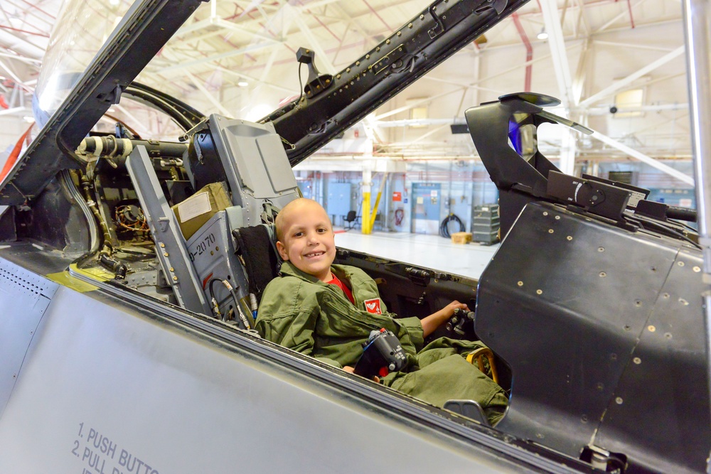 DVIDS - Images - Pilot for a Day [Image 5 of 7]