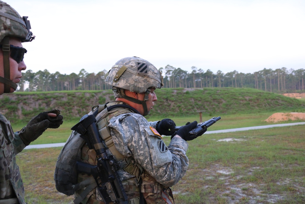 DVIDS - Images - Can do Soldier takes home best warrior [Image 7 of 7]