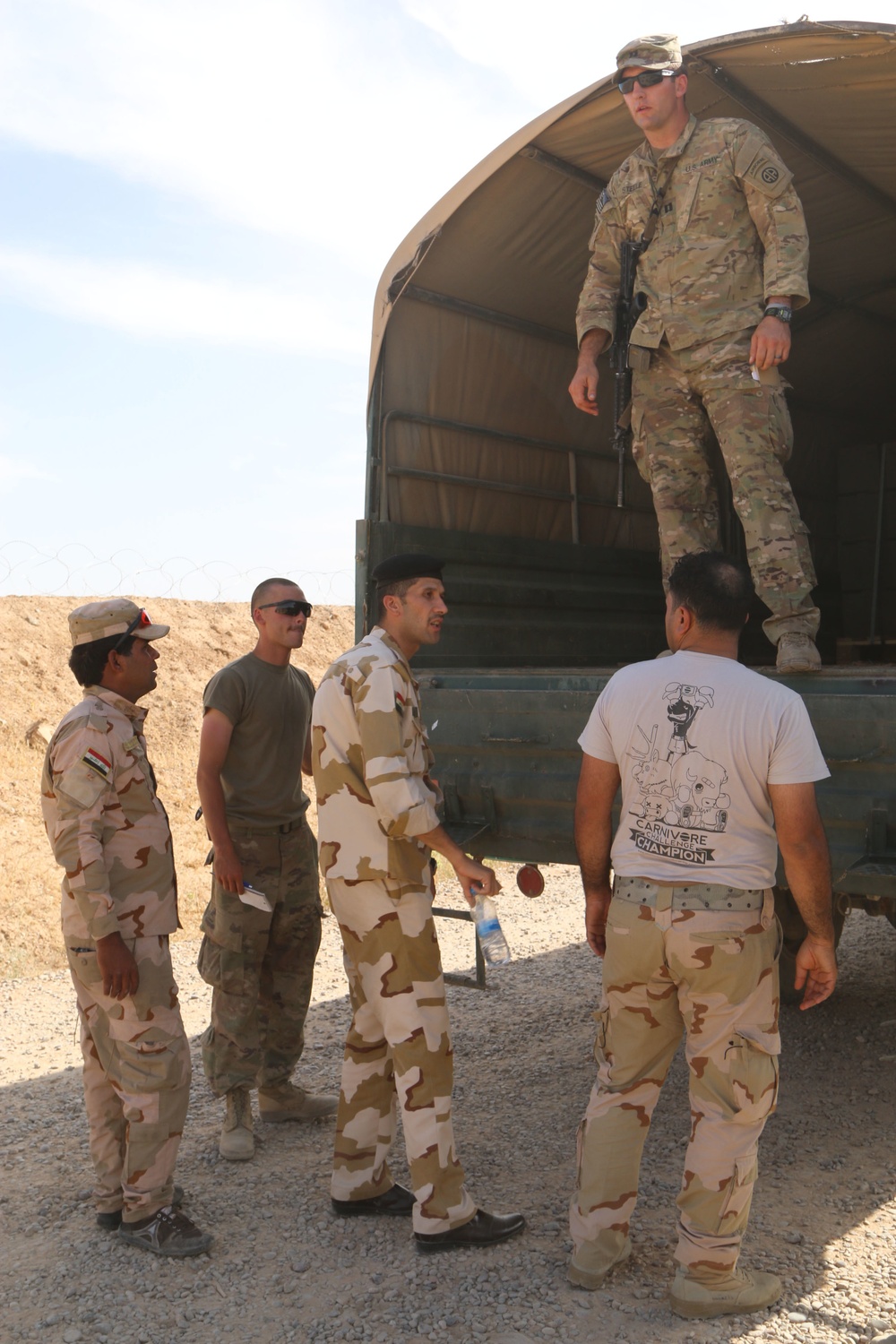 DVIDS - Images - U.S. Army Soldiers divest ammunition to Iraqi Army ...