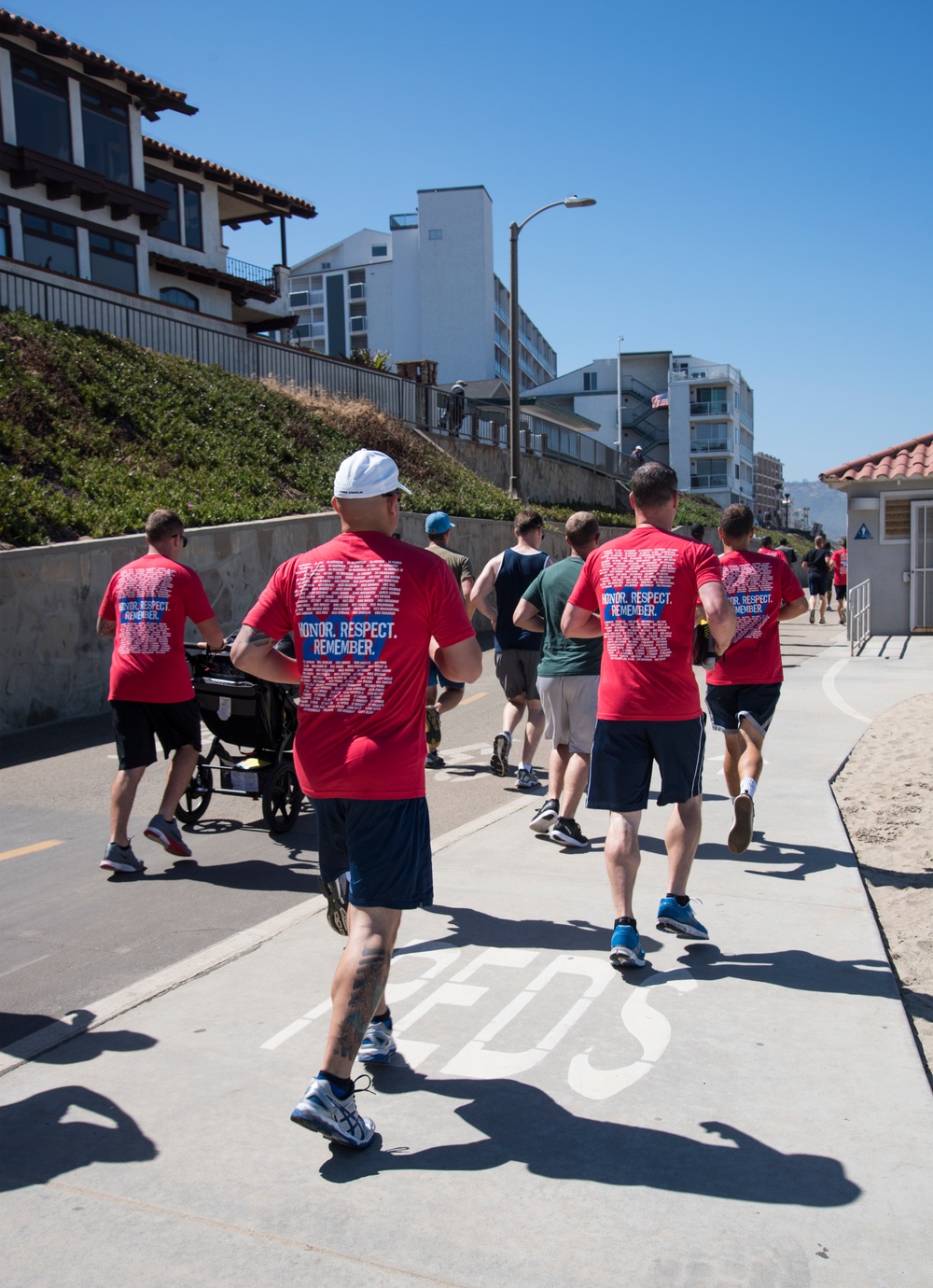 DVIDS - Images - Coast Guard participates in "Run to Remember" [Image 3 ...