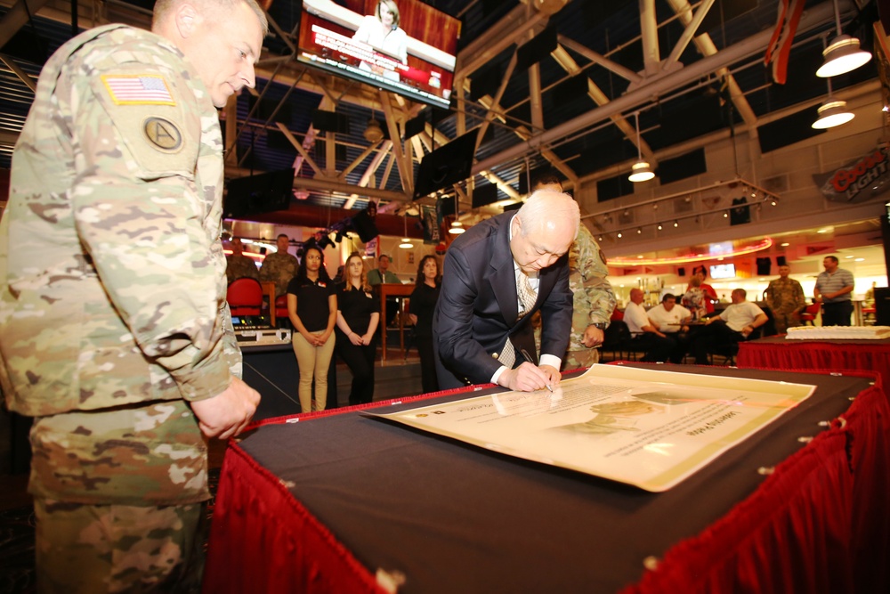 DVIDS - Images - Fort McCoy takes IMCOM Leadership Pledge as part of ...