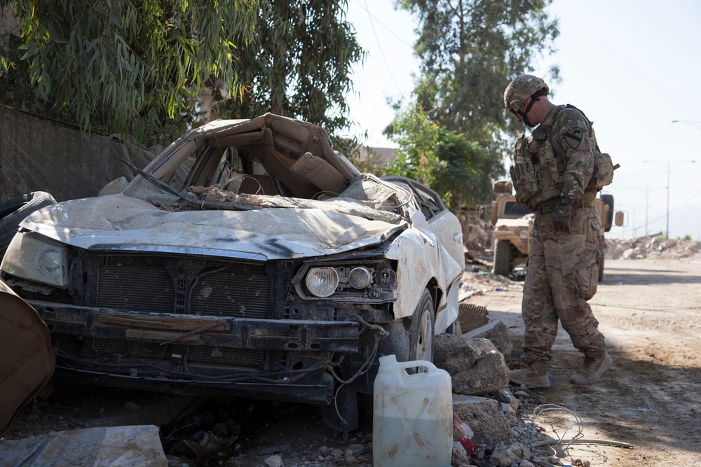 DVIDS - Images - U.S. Army Supports ISF At Patrol Base [Image 1 of 7]