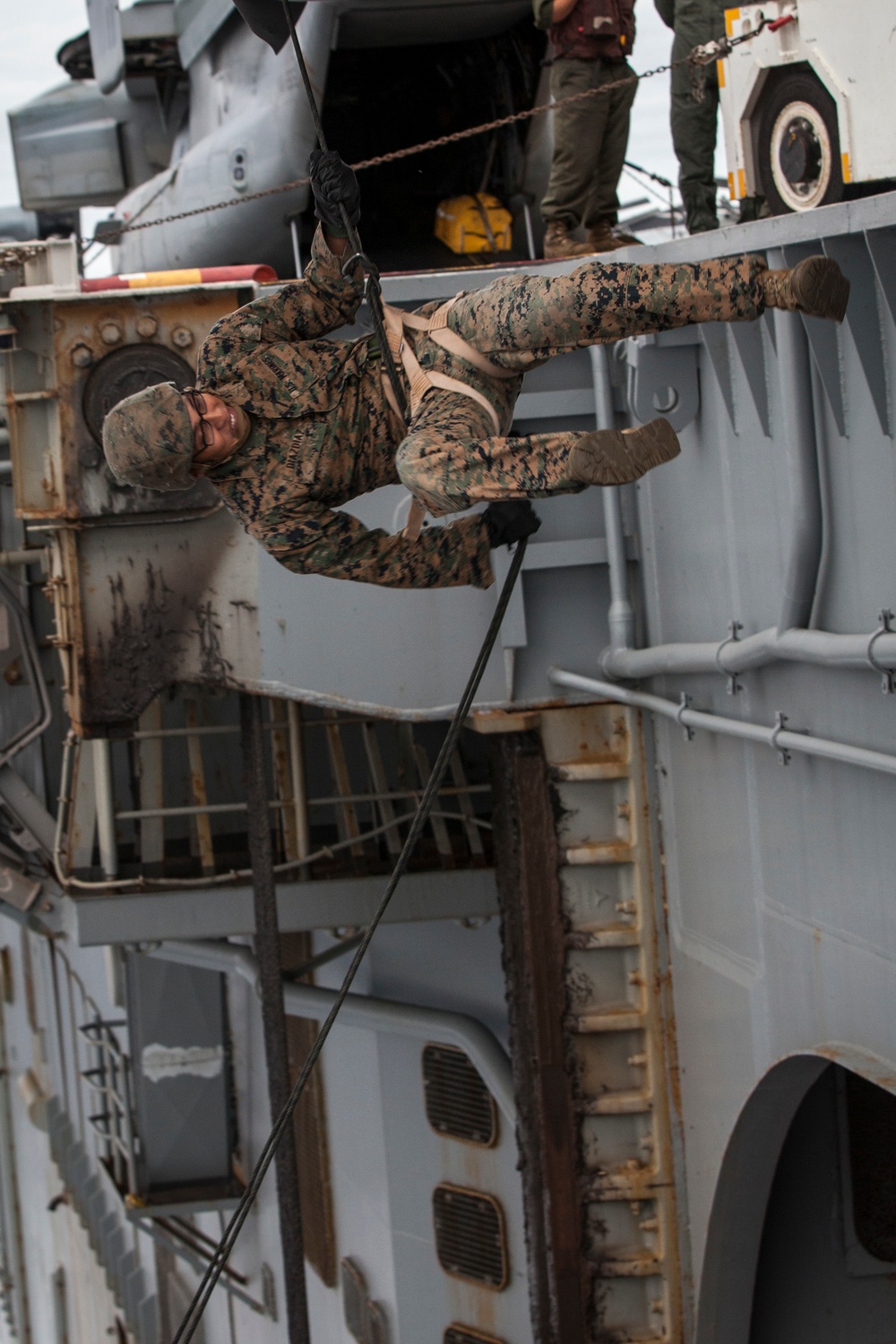 DVIDS - Images - 31st MEU Marines conduct fast rope, rappel training ...