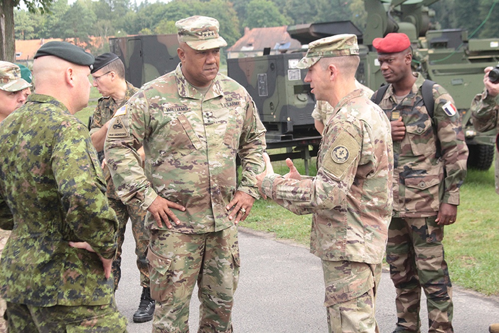 DVIDS - Images - Lt. Gen. Williams visit [Image 5 of 6]