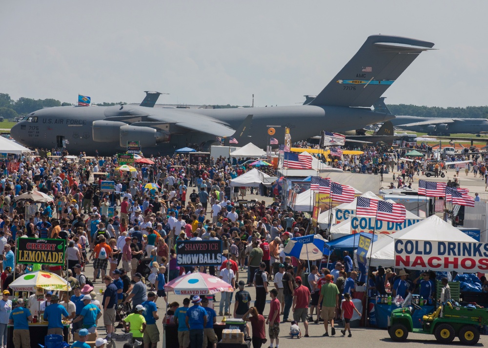 DVIDS - News - Thunder Over Dover welcomes guests opening day