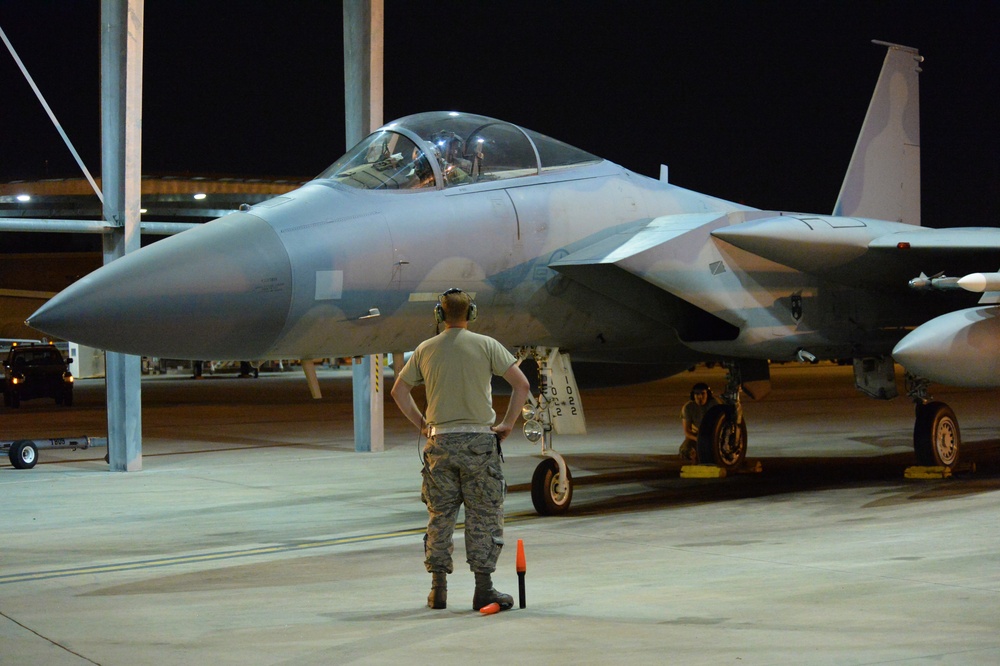 DVIDS - Images - F-15 Eagles night flying training [Image 4 of 4]