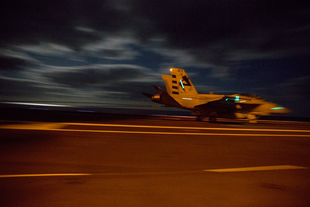 DVIDS - Images - Night Ops aboard USS Gerald Ford [Image 3 of 5]