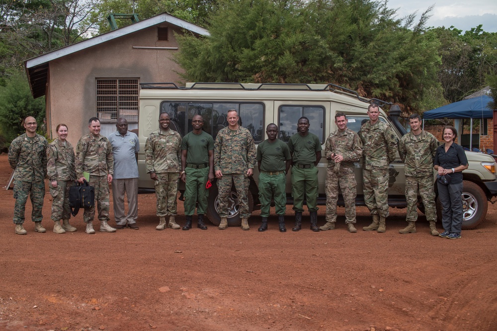 DVIDS - News - CJTF-HOA commander visits civil affairs team giving ...