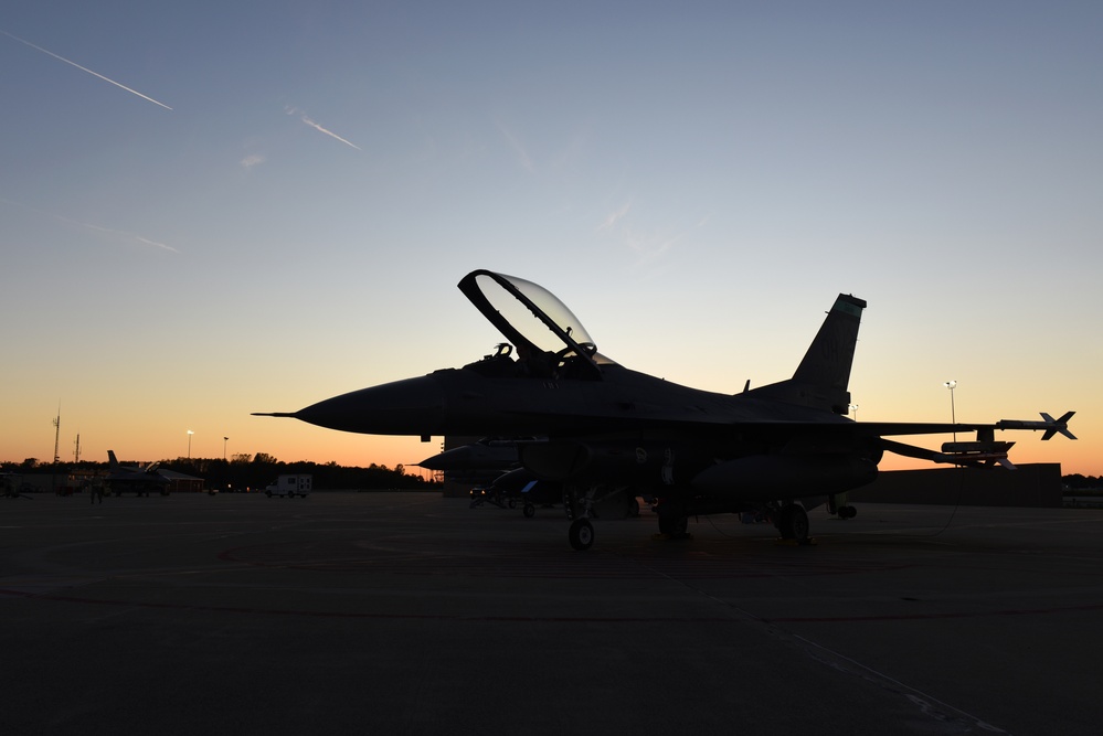 DVIDS - Images - 180FW Conducts Night Flying Operations [Image 5 of 15]