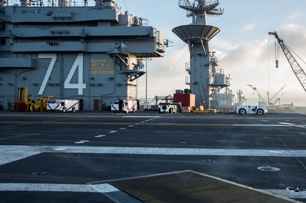 DVIDS - Images - Stennis and Nimitz in Port [Image 2 of 5]