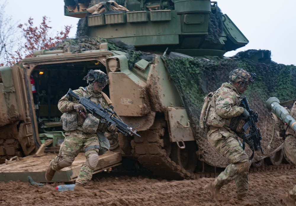 DVIDS - Images - NSTA Platoon Live Fire [Image 2 of 7]