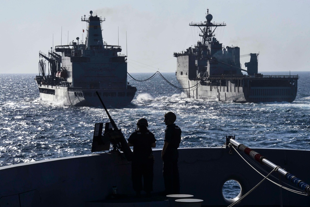 DVIDS - Images - USS San Diego (LPD 22) Approaches USNS John Lenthall ...
