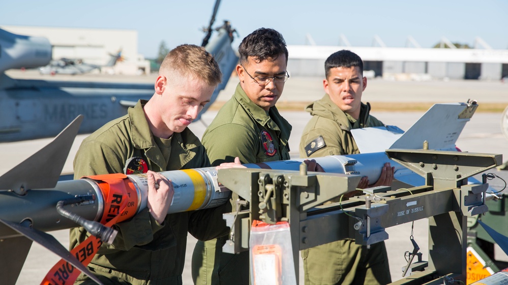 DVIDS - Images - HMLA-167 conducts live-fire exercise [Image 6 of 14]