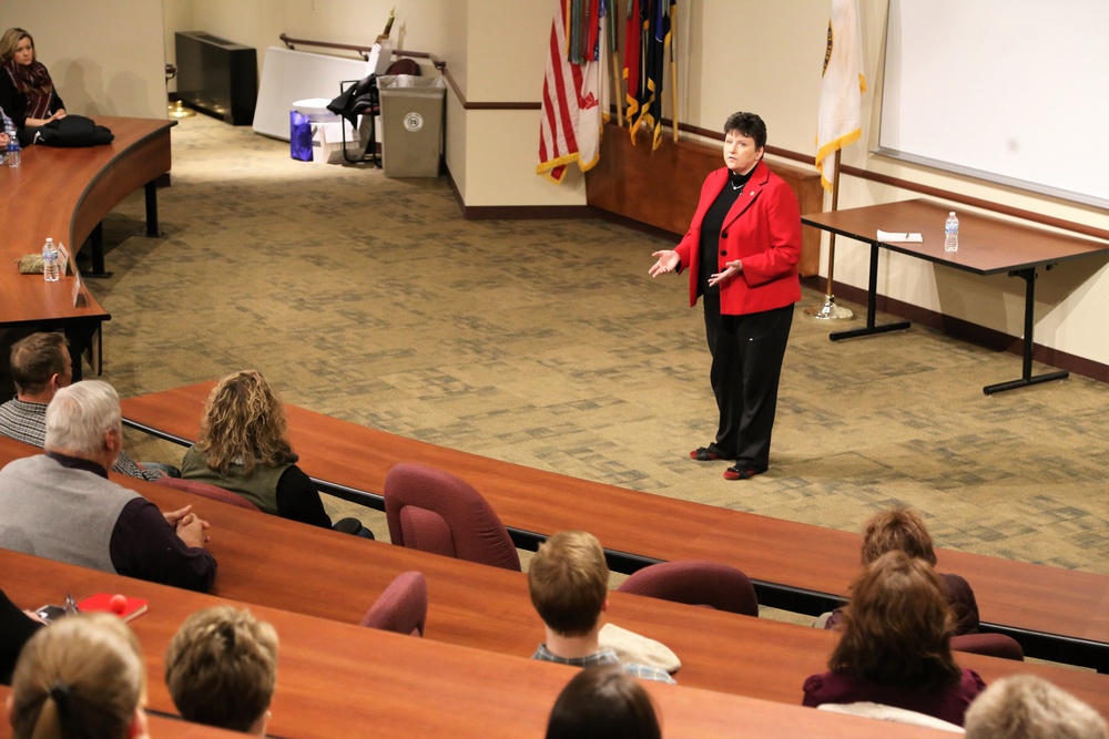 DVIDS - News - IMCOM-Readiness director makes official visit to Fort ...