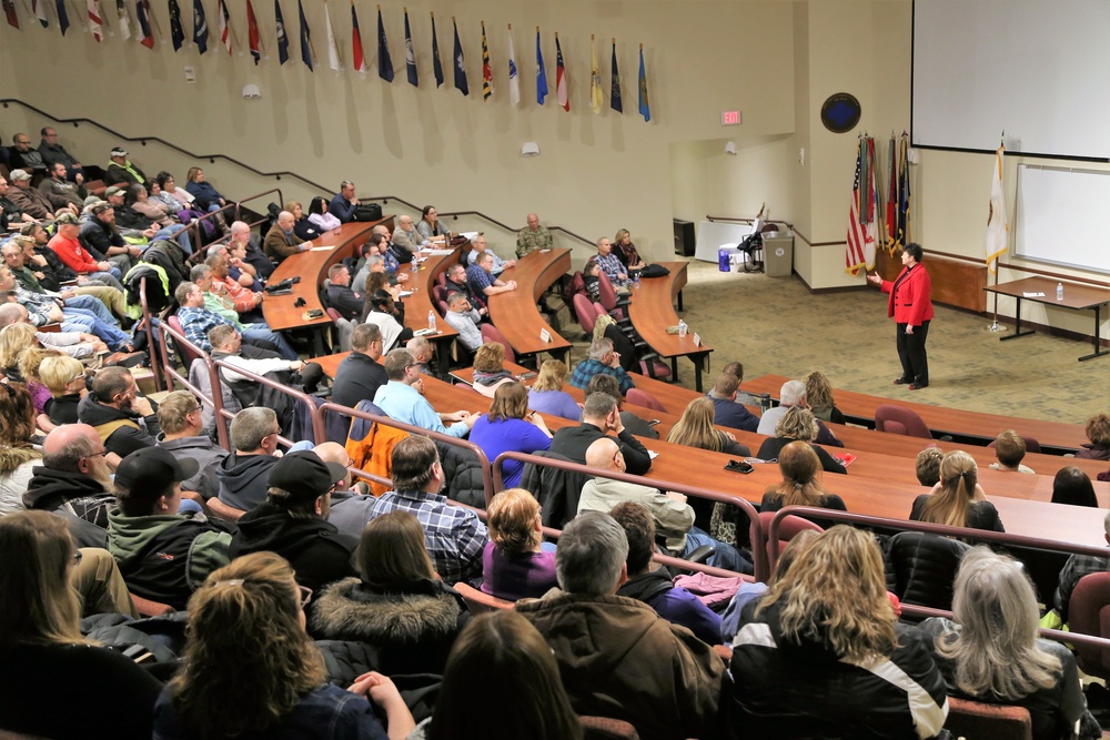 DVIDS - Images - IMCOM-Readiness director makes 2nd official visit to ...