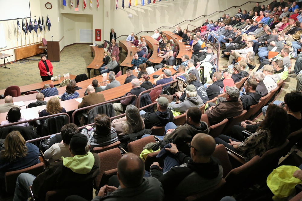 DVIDS - Images - IMCOM-Readiness director makes 2nd official visit to ...