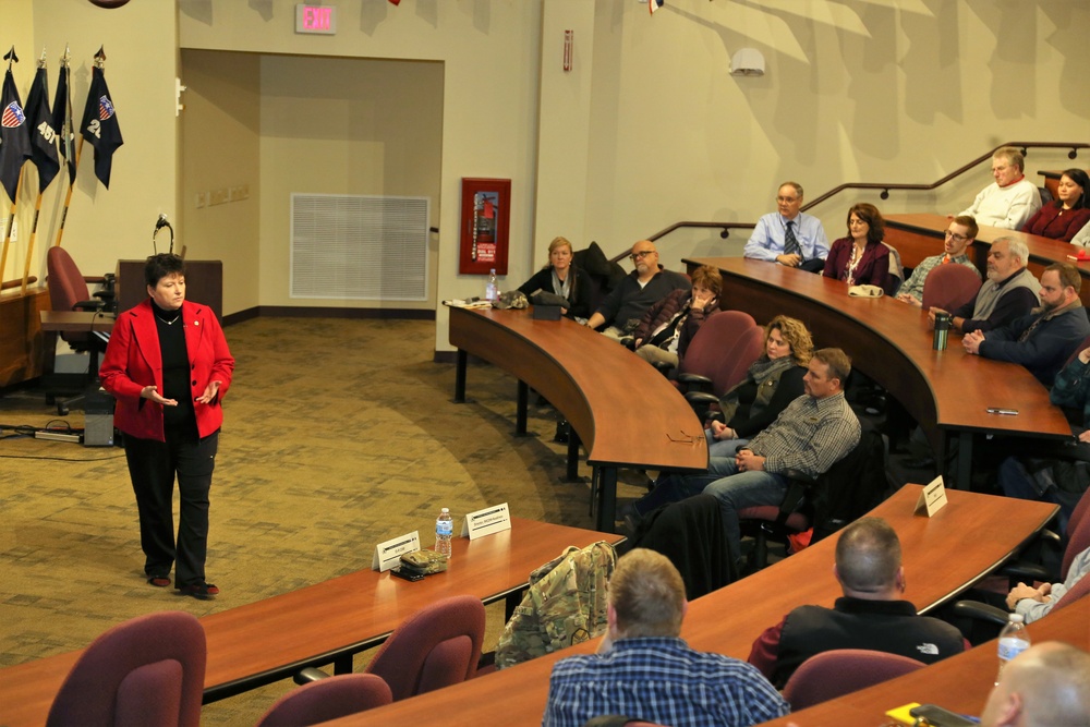 DVIDS - Images - IMCOM-Readiness director makes 2nd official visit to ...