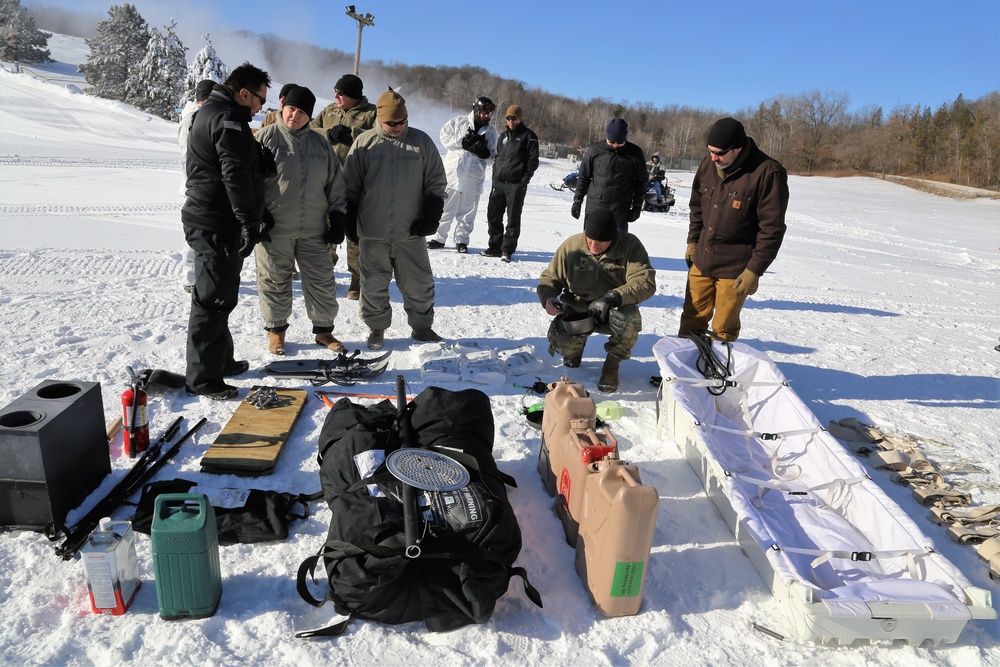 DVIDS - News - IMCOM-Readiness director makes official visit to Fort ...