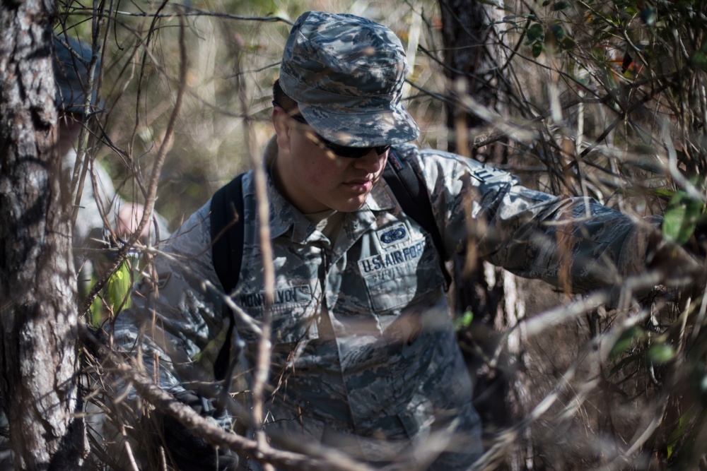 DVIDS - Images - 820th BDG trains against explosive devices [Image 3 of 7]