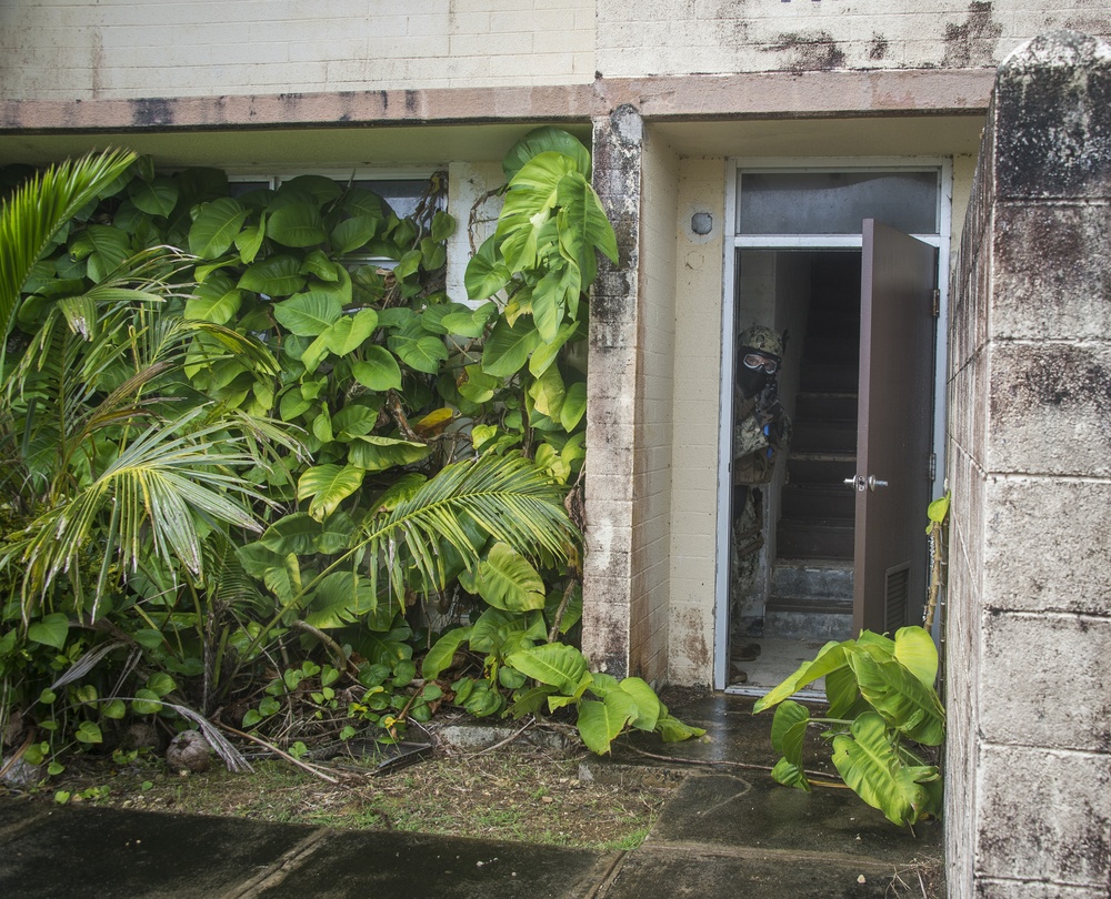 DVIDS - Images - CRG-1, Det. Guam Urban Warfare Training [Image 11 of 12]