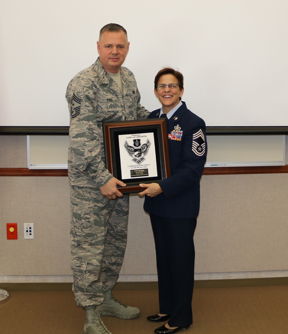 DVIDS - Images - CONR-1AF Chief Presents Plaque to Outgoing EADS Chief ...