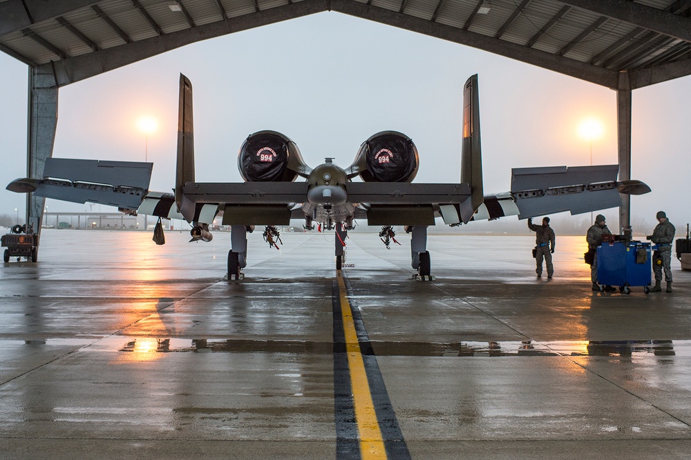 DVIDS - Images - Airmen from the 127th Wing load munitions on an A-10 ...