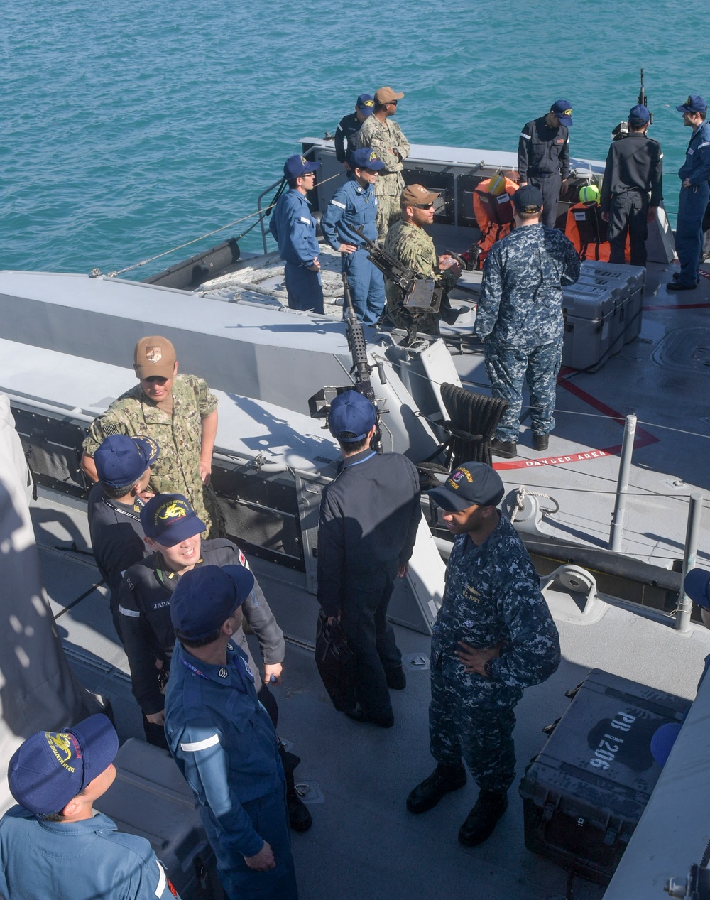 DVIDS - Images - JMSDF tours CRG-1 Mark VI Patrol Boats [Image 3 of 4]