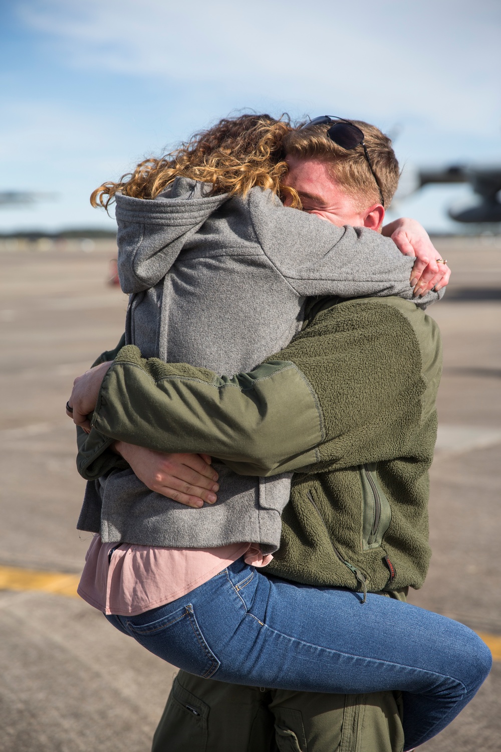 DVIDS - Images - VMGR-252 Homecoming Ceremony [Image 7 of 13]