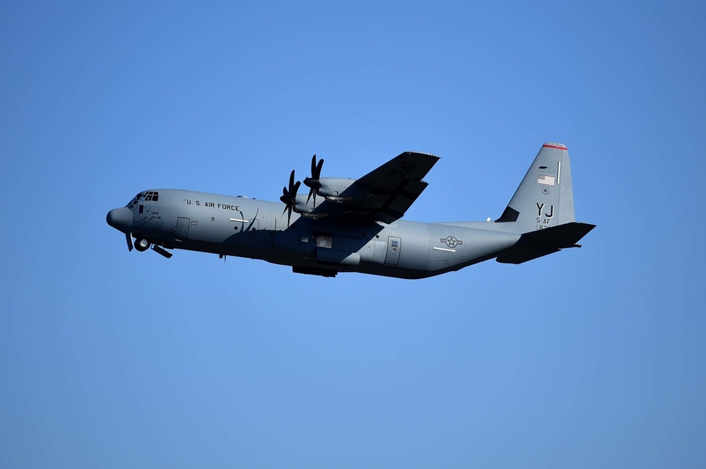 DVIDS - Images - C-130J Fly-in [Image 5 of 6]