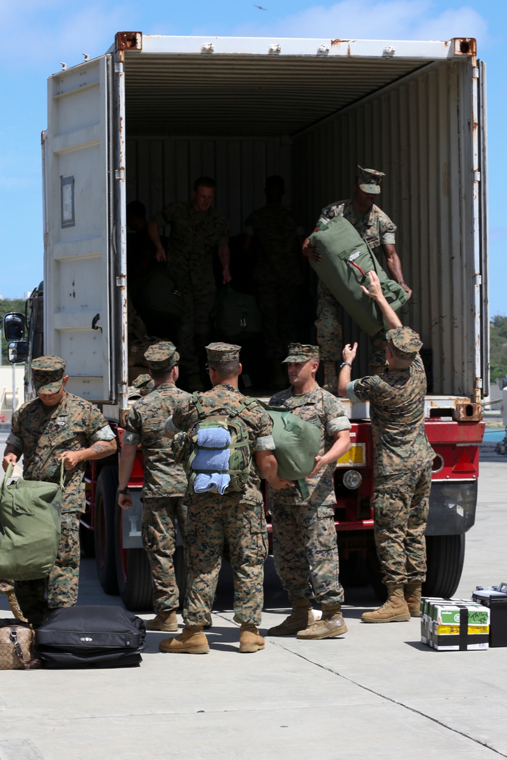 DVIDS - News - 31st MEU embarks, begins deployment with Wasp ARG