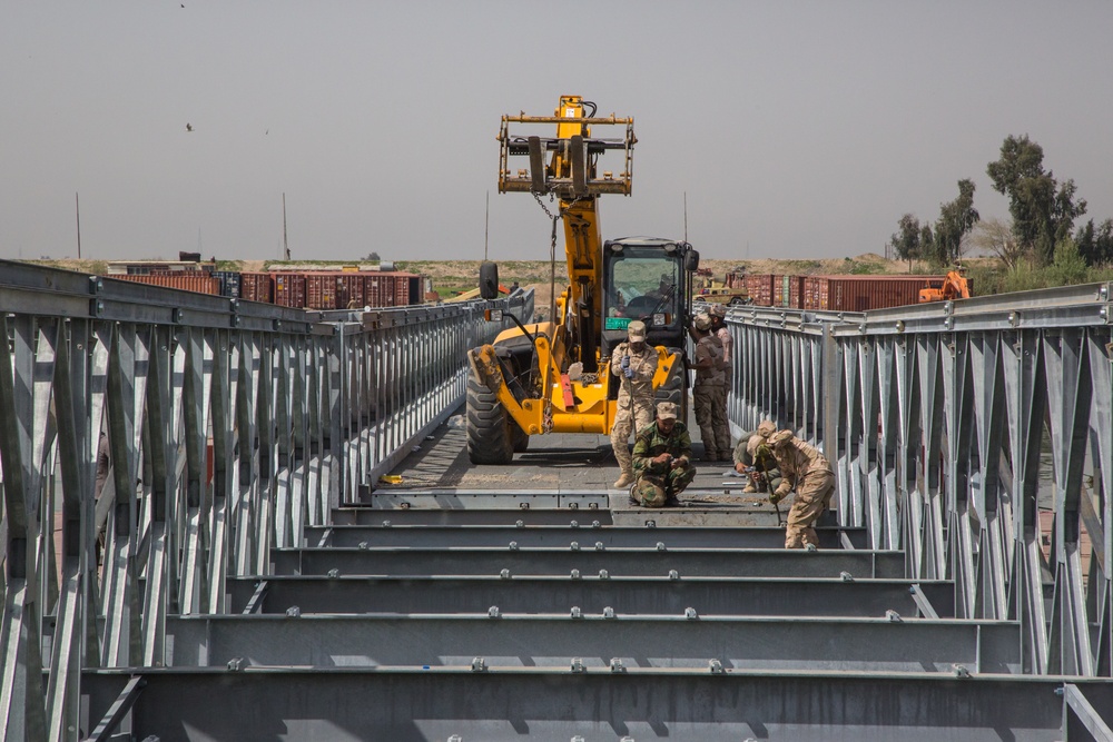 DVIDS - Images - Bridge Construction in Mosul [Image 1 of 3]