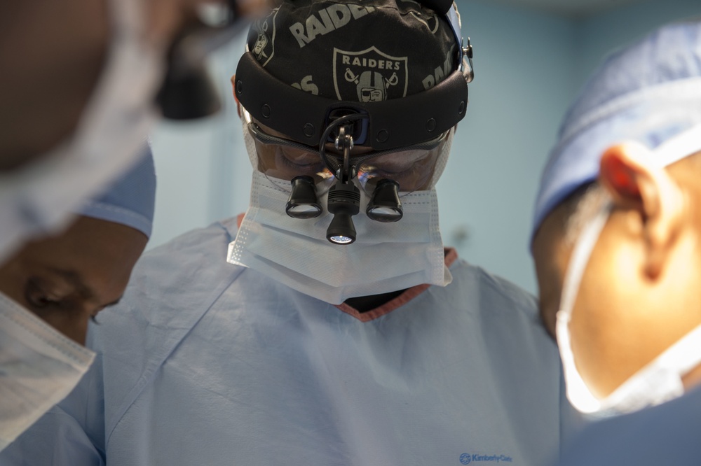 DVIDS - Images - Surgeries are performed onboard USNS Mercy during PP18 mission stop in Sri ...