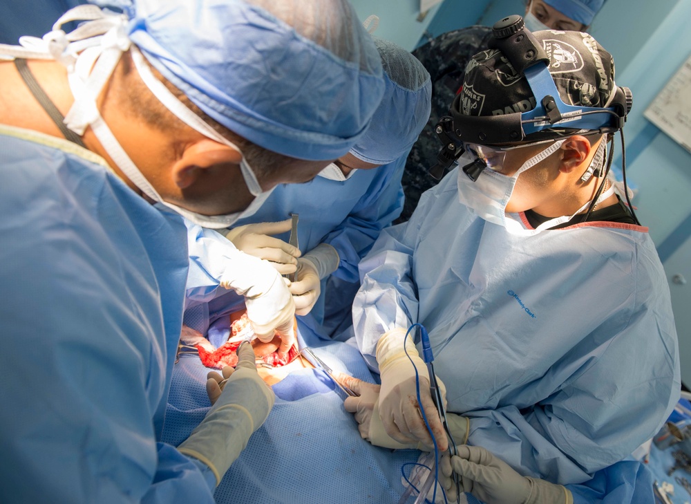 DVIDS - Images - Surgeries are performed onboard USNS Mercy during PP18 ...