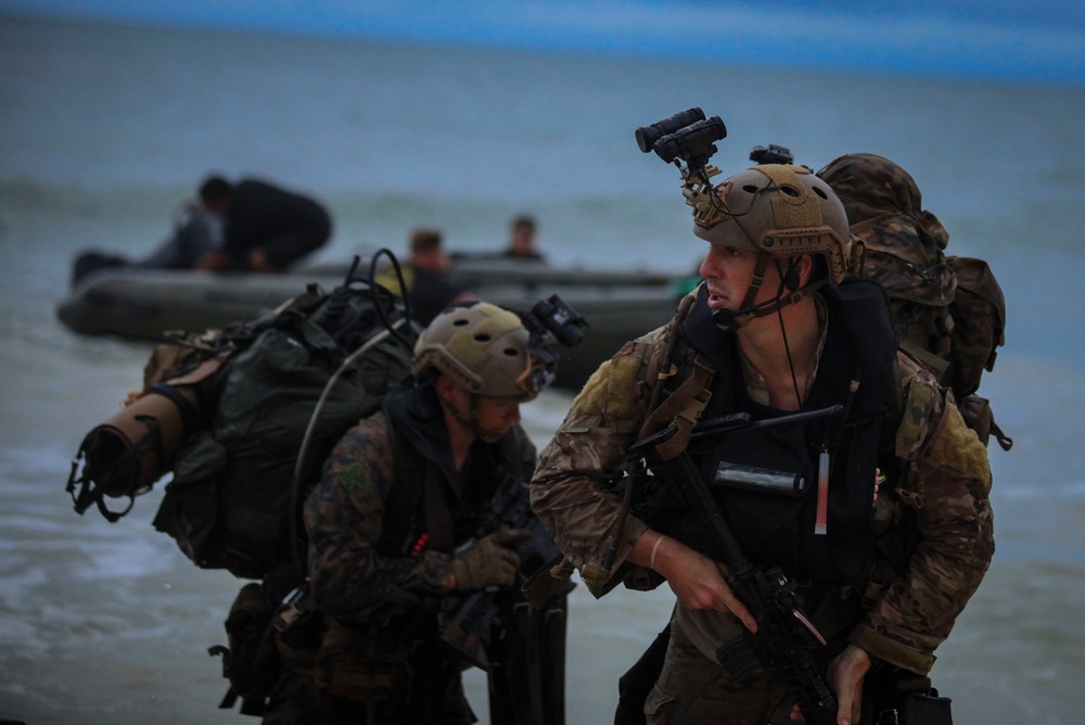 DVIDS - Images - RTLC-Helocasting [Image 6 of 7]