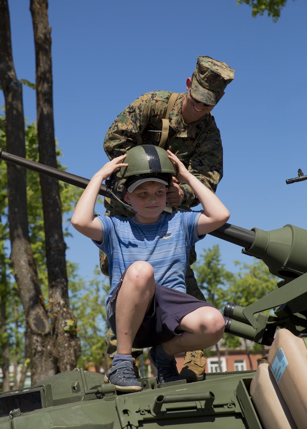 DVIDS - Images - 4th LAR Marines Interact With Lithuanian Locals During ...