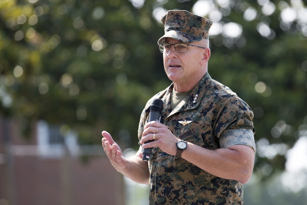 DVIDS - Images - II MIG Change of Command [Image 7 of 10]