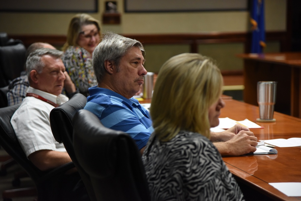 DVIDS - Images - 2nd AF/335th TRS host student learning forum [Image 2 ...