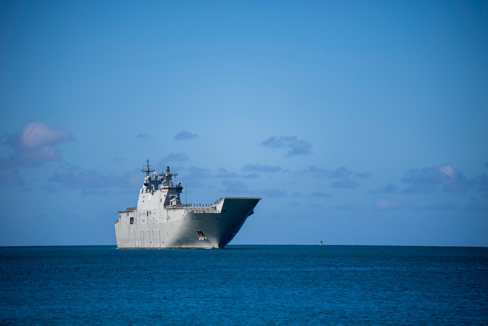 DVIDS - Images - HMAS Adelaide (L01) enters Pearl Harbor in preparation ...