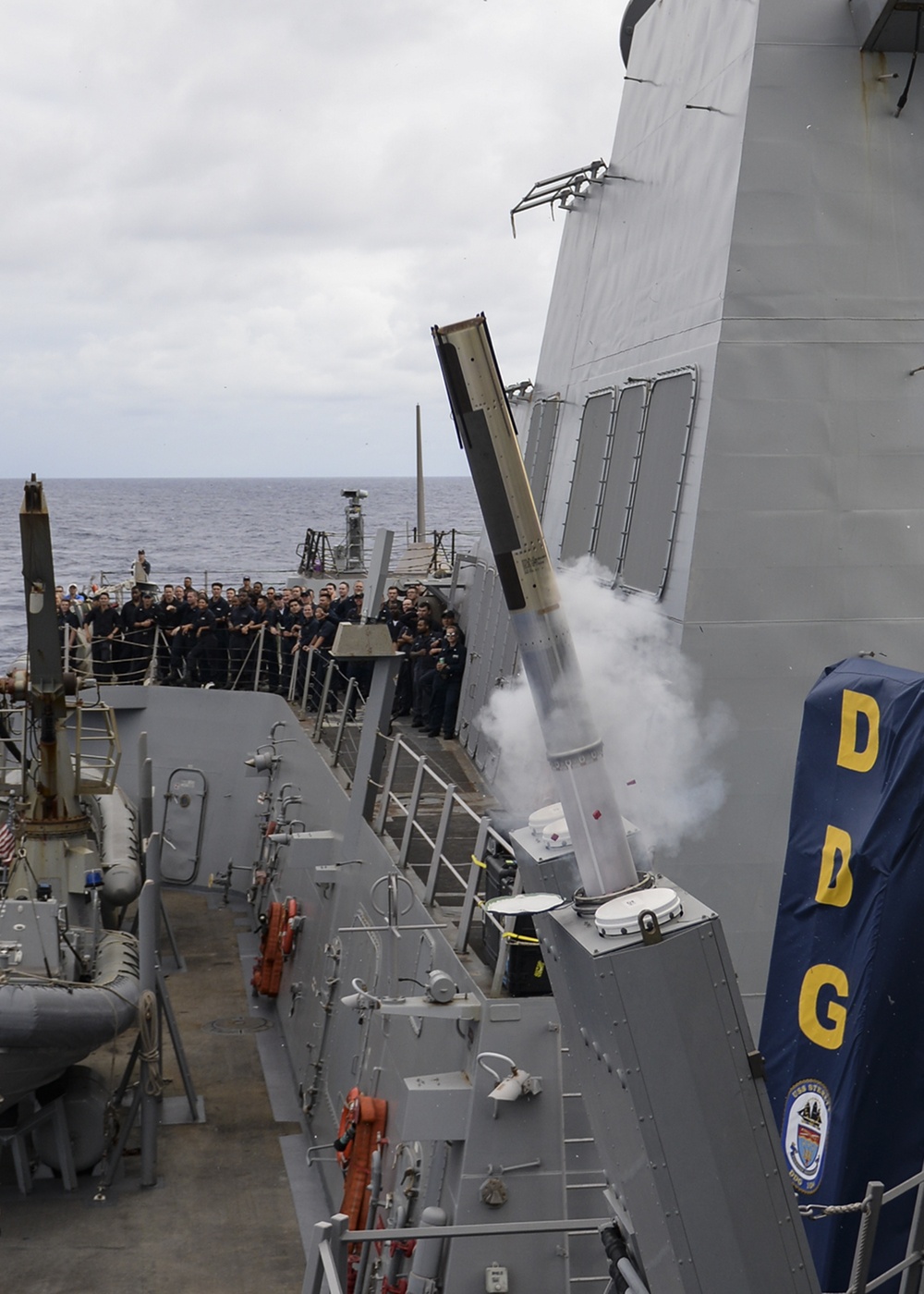 DVIDS - Images - USS Sterett Launches Decoy Launching System During ...